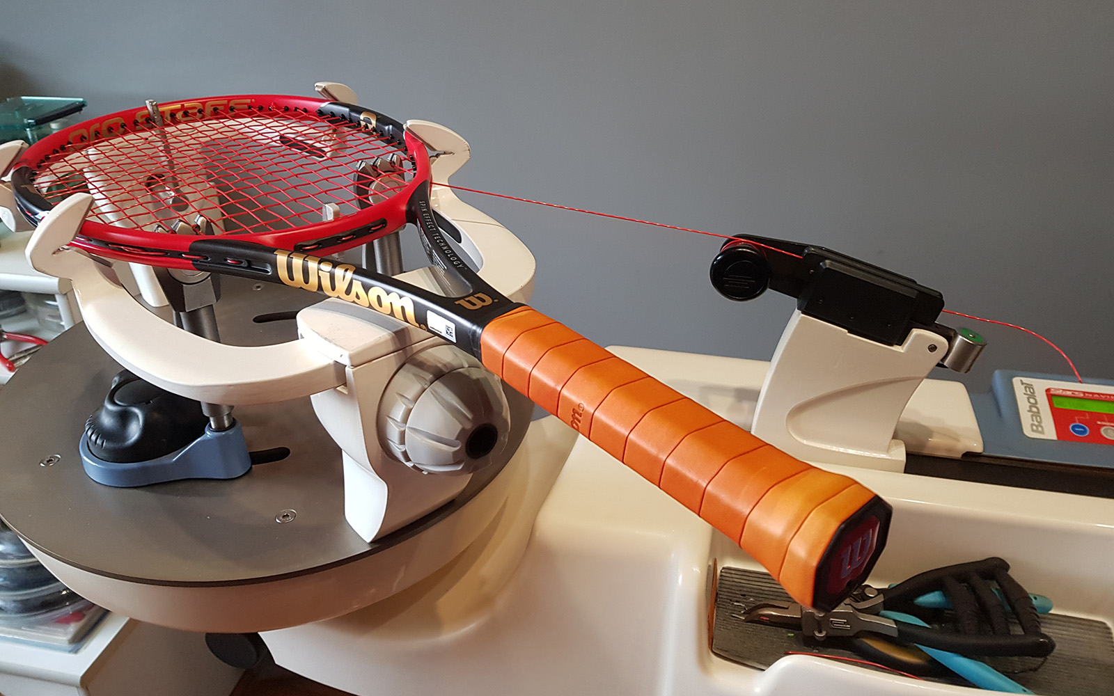 Balans Servis Teniskih Reketa - Profesionalni Servis Reketa Za Tenis